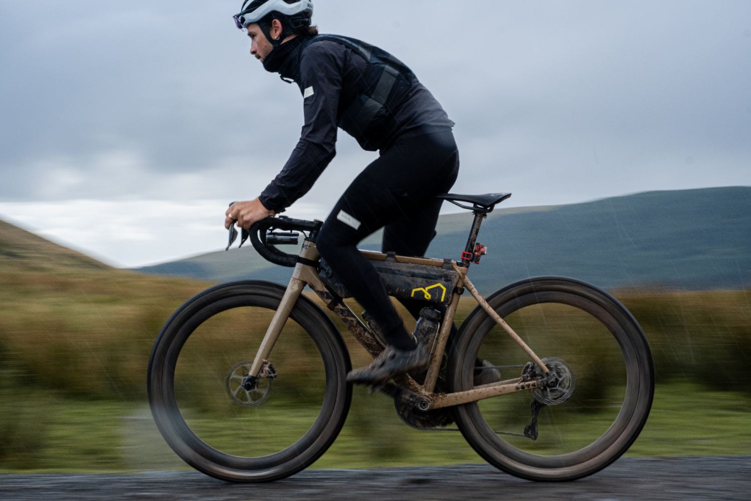 Apidura Expedition Compact Frame Pack (5.3L) – Outside Sports